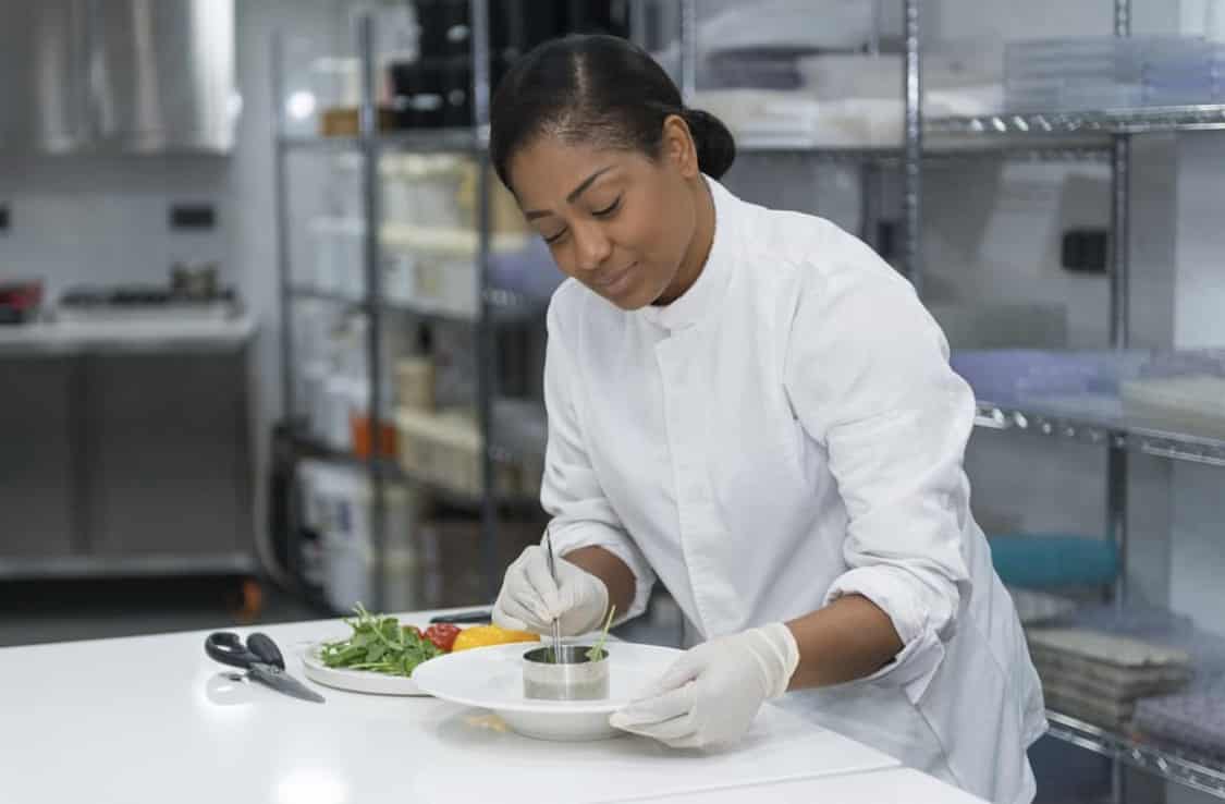 Cuisine africaine: La cheffe Akpéné à son tour le Guinness Record avec ...