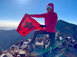 Nawal Sfendla, une alpiniste félicitée par Mohammed VI